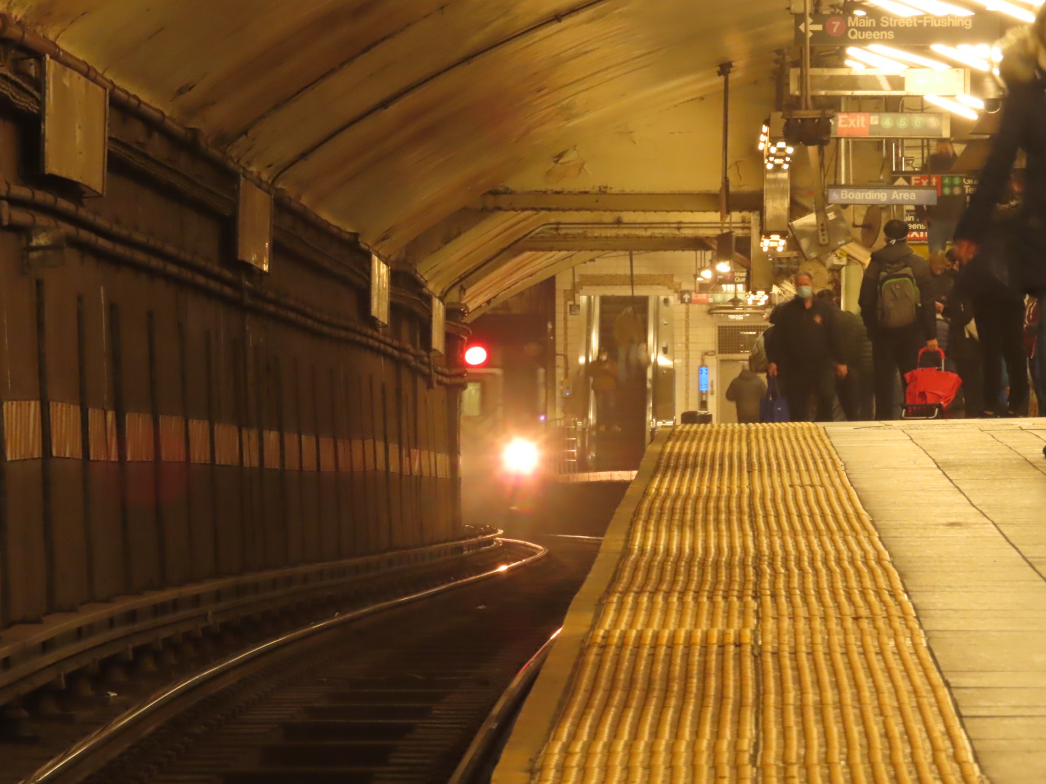 (7) IRT Flushing Line – Secrets of the Subway